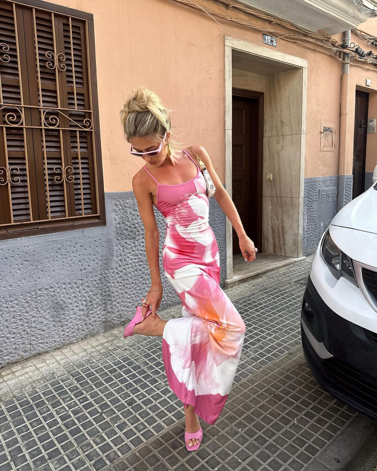 10 Chic Pink Outfits to Try This Summer | Who What Wear