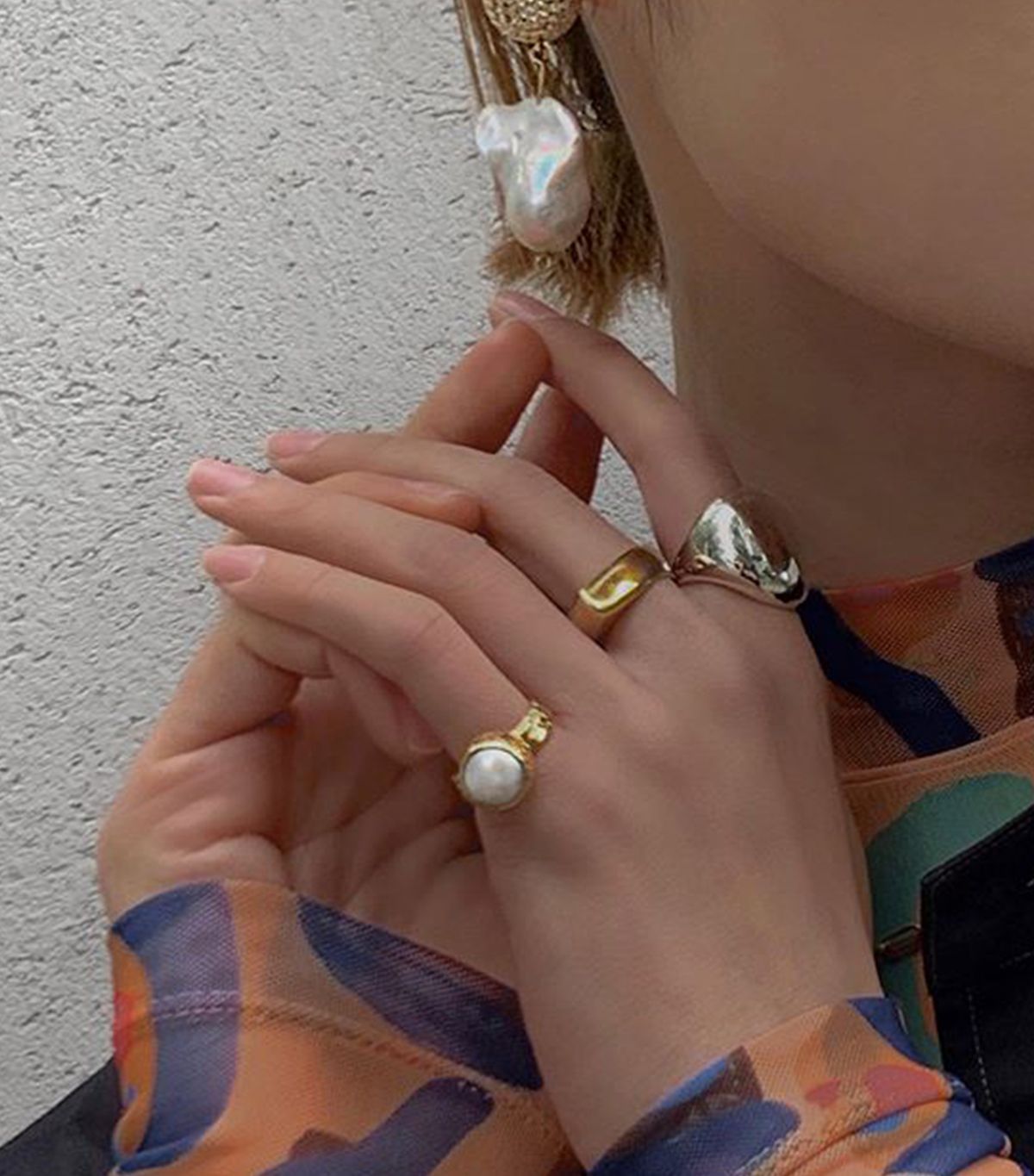 How to Tell If Pearls Are Real in 5 Steps | Who What Wear