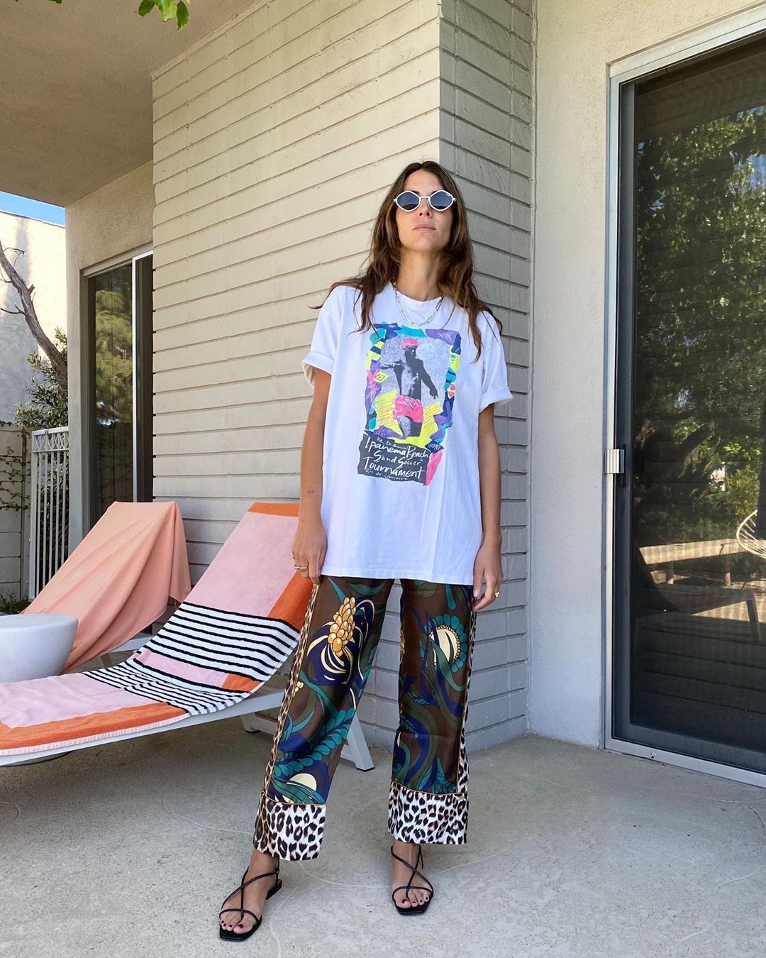 How to Wear an Oversize T-Shirt | Who What Wear