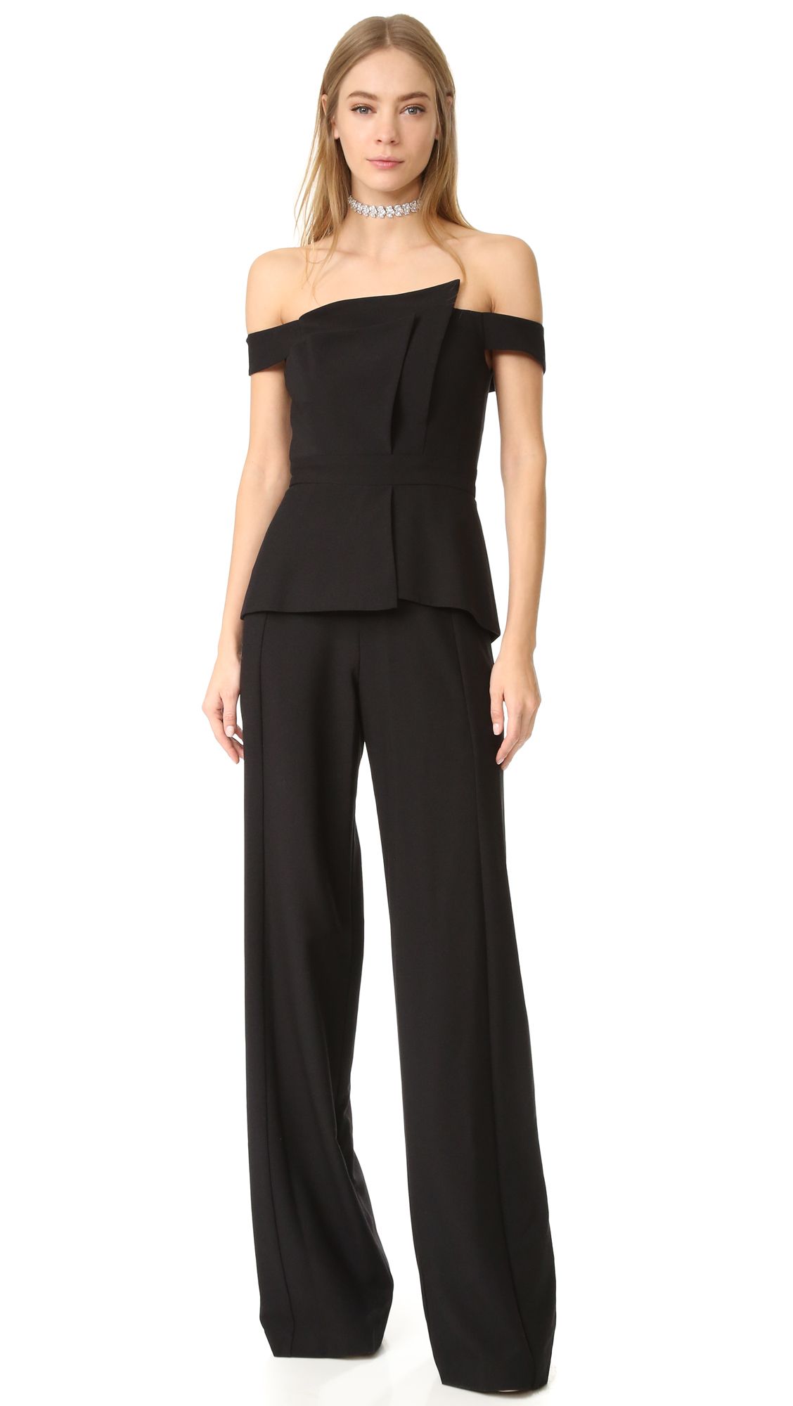 A Victoria's Secret Model's Go-To Travel Outfit | Who What Wear