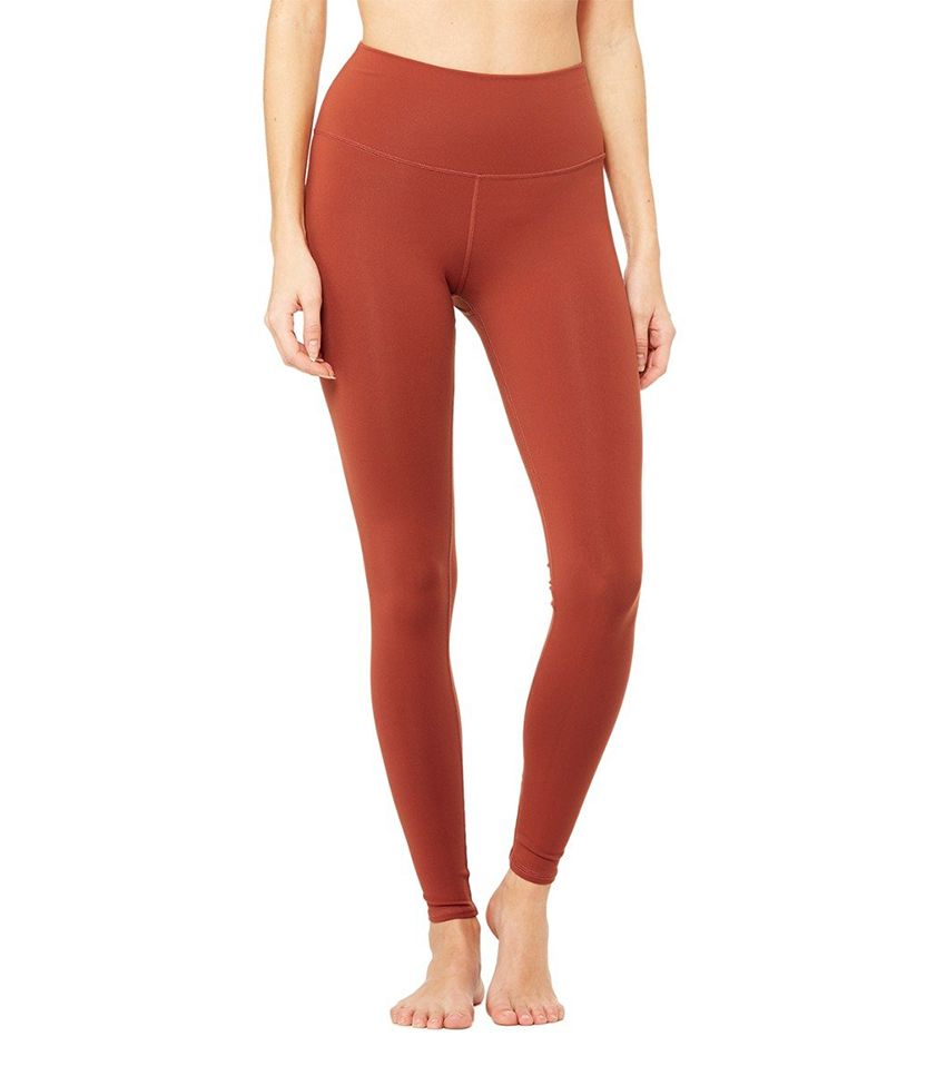 The Alo Leggings Everyone Purchased This Year | Who What Wear
