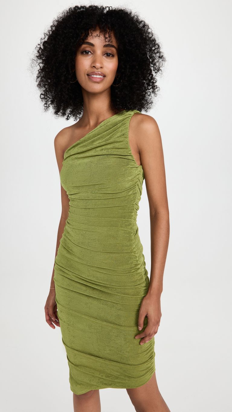 This Is the Worst Color to Wear in Photos | Who What Wear