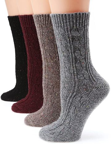 The Best Winter Socks, According to Amazon Reviews | Who What Wear