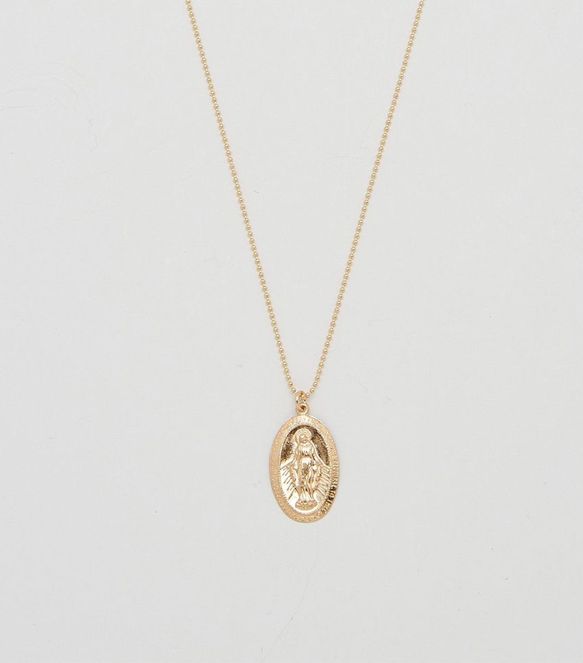 9 Ways to Store Your Necklaces You Haven't Tried | Who What Wear