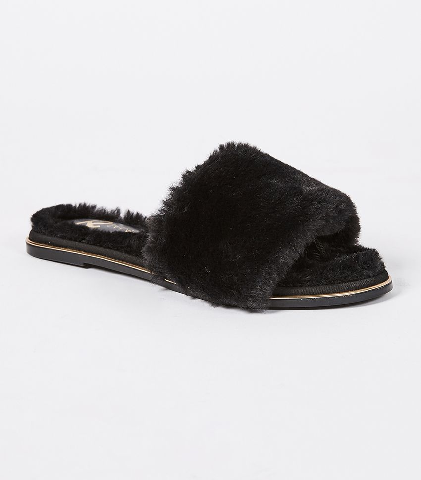 23 Cozy Slippers Every Girl Needs | Who What Wear