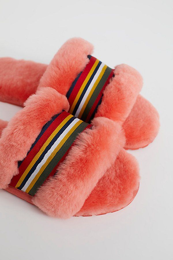 12 Slippers for the Coziest Street Style | Who What Wear