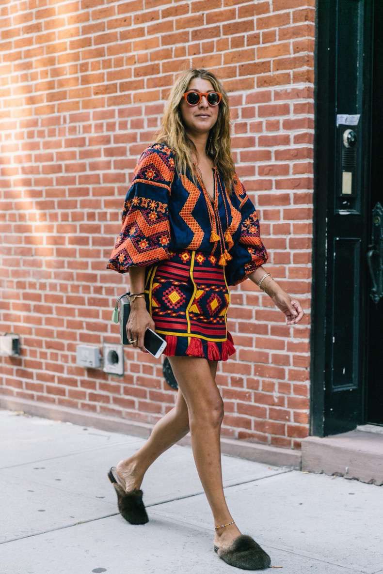 12 Slippers for the Coziest Street Style | Who What Wear