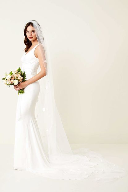 The Wedding Veil Styles That'll Be Trending in 2018 | Who What Wear