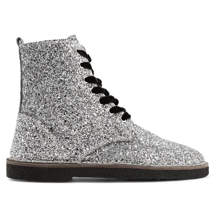 The Flat Ankle Boot Style Fashion Girls Are Into | Who What Wear