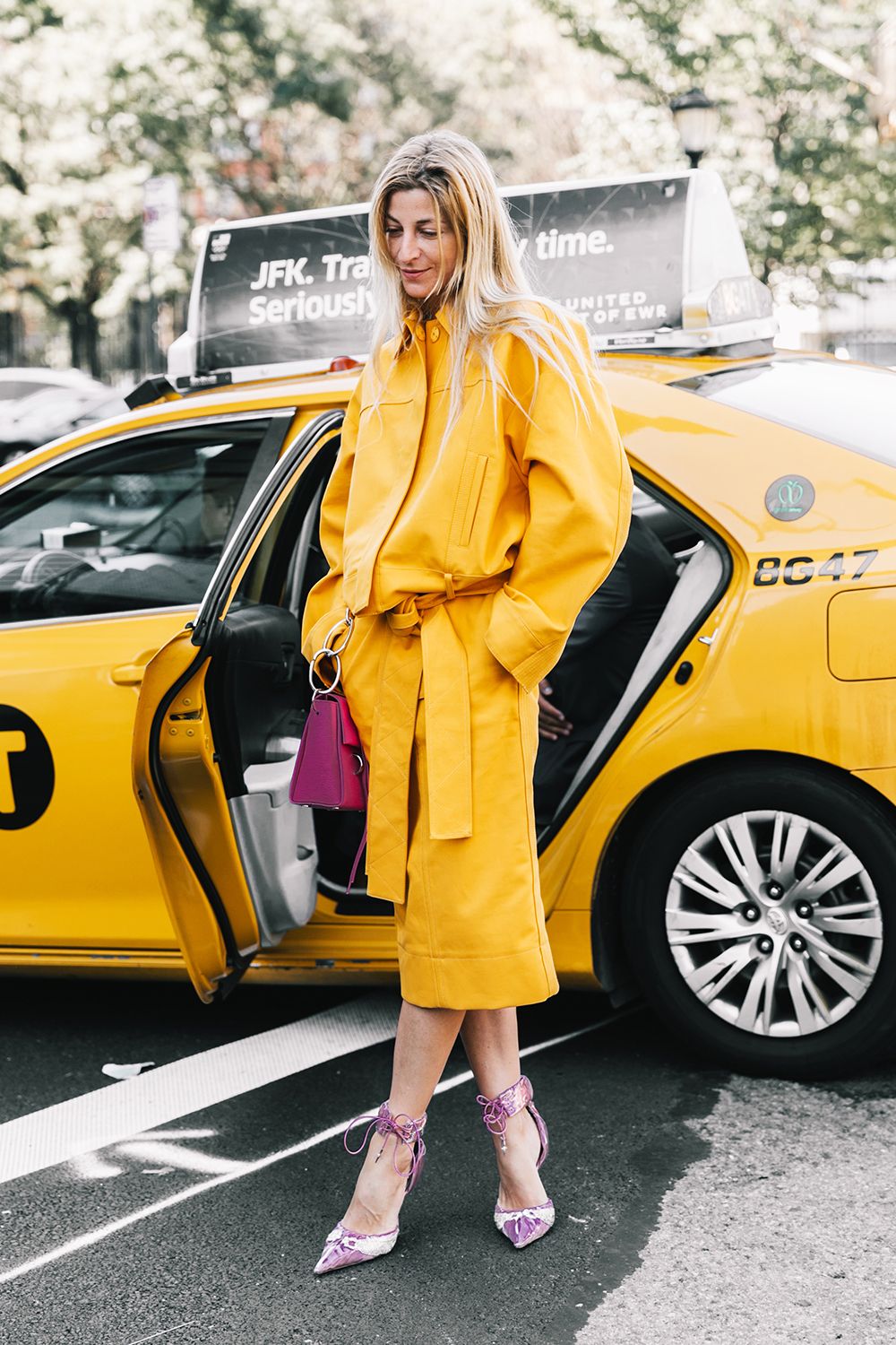 How to Wear Clashing Colors Like a Fashion Girl | Who What Wear