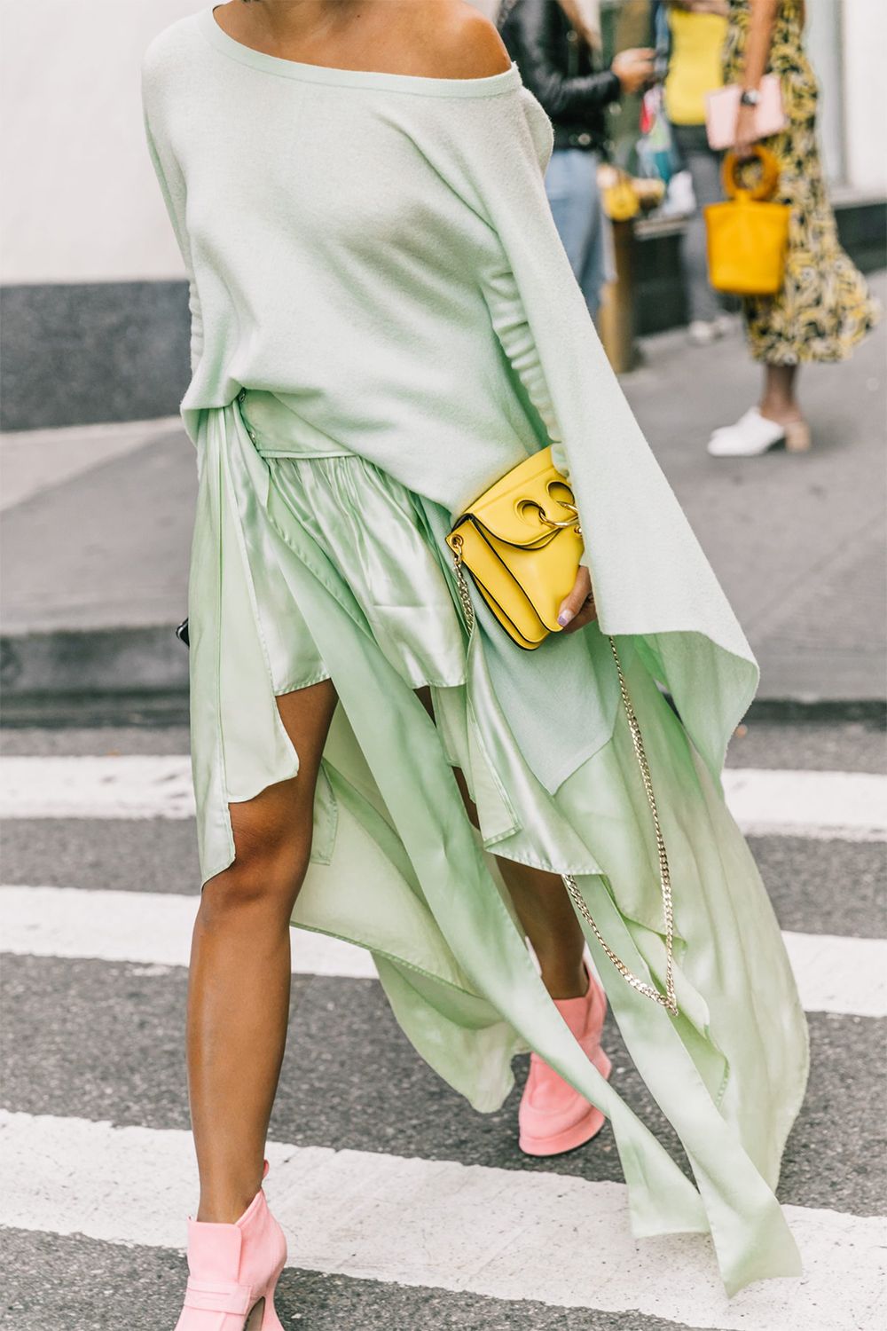 How to Wear Clashing Colors Like a Fashion Girl | Who What Wear