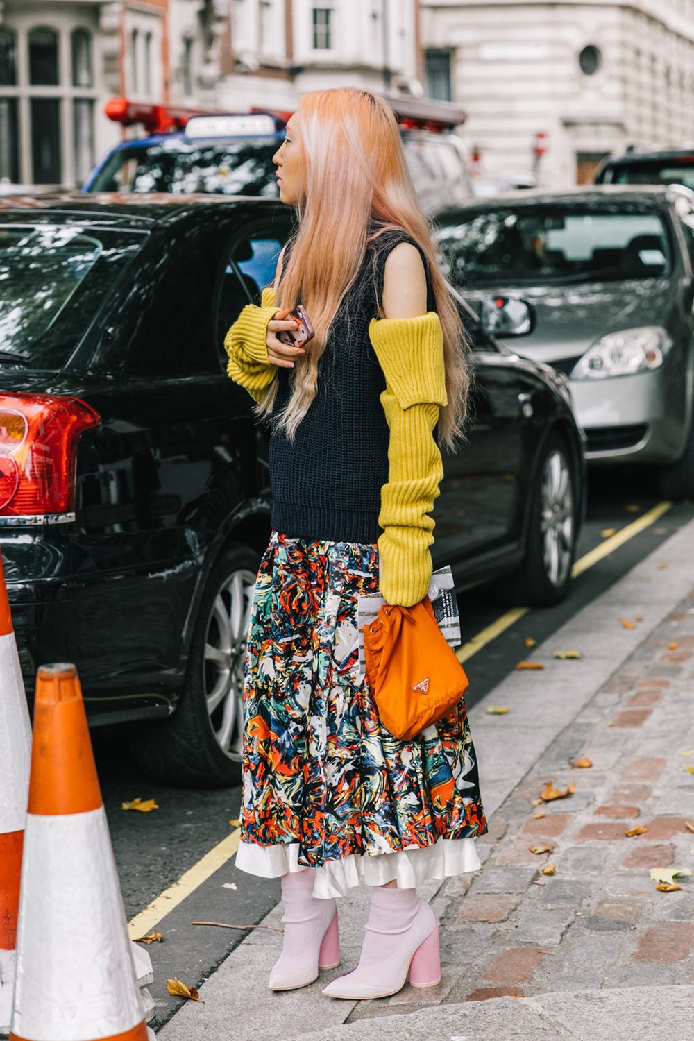 How to Wear Clashing Colors Like a Fashion Girl | Who What Wear