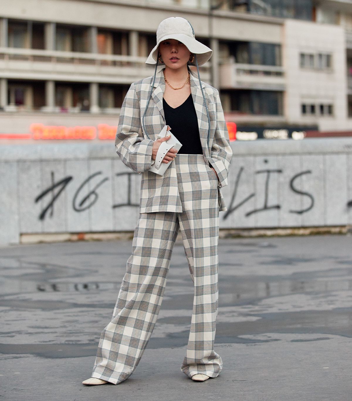 How to Measure Your Hat Size | Who What Wear