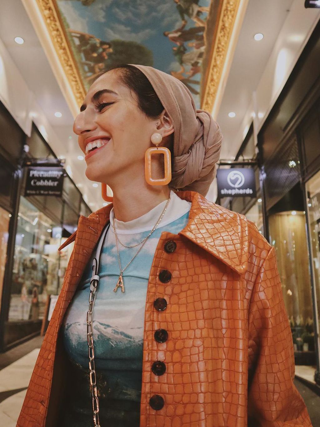 5 Tips for Wearing Heavy Earrings | Who What Wear