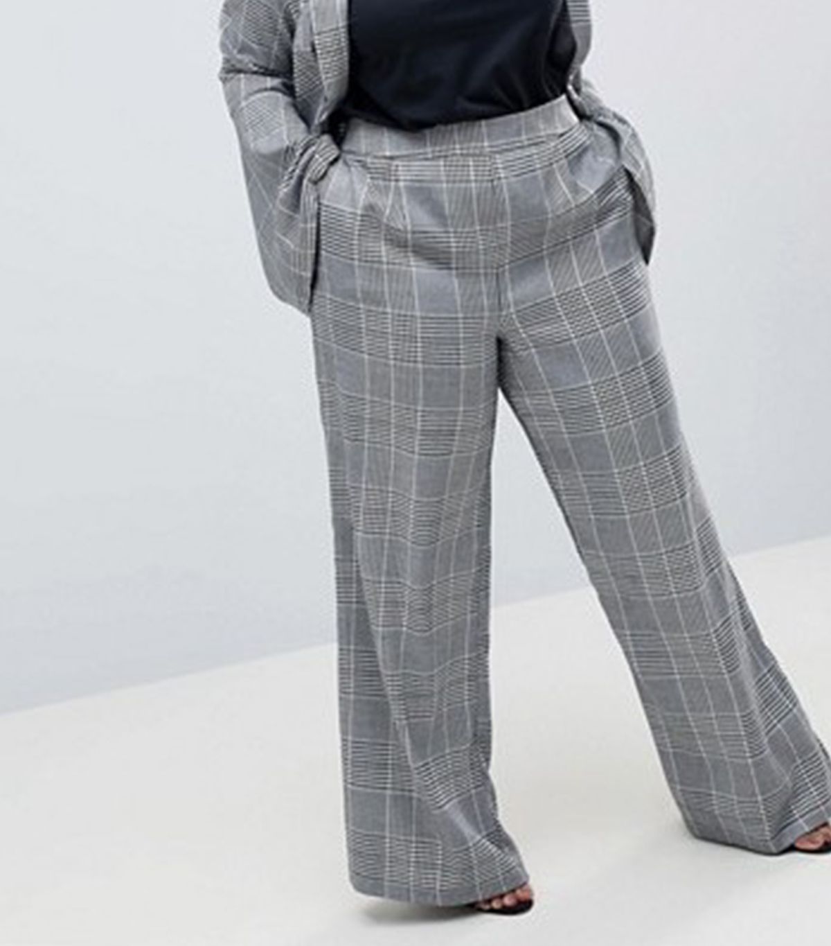 5 Plaid Pant Outfits That Look So Chic | Who What Wear