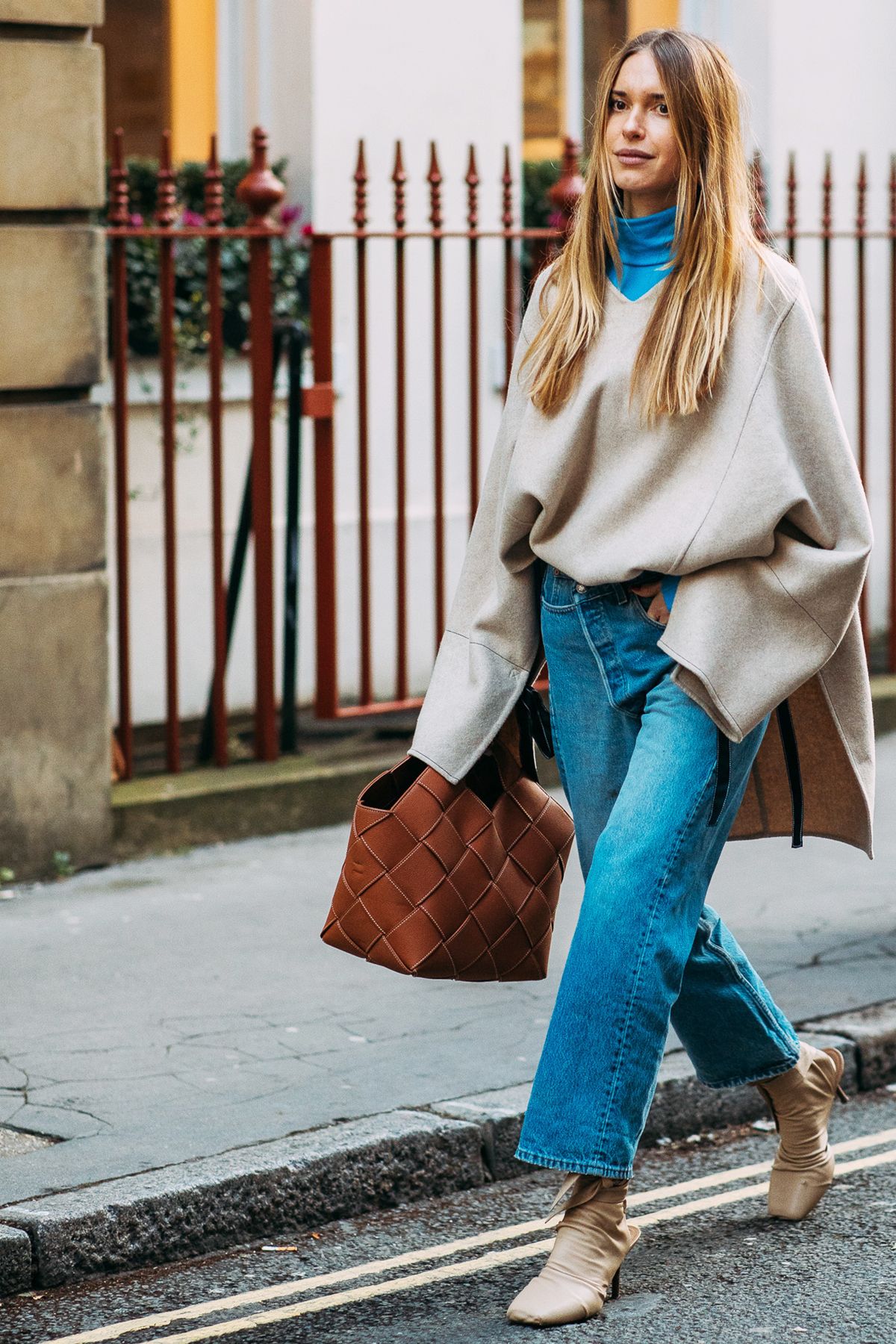 10 "Dad Jeans" Outfits to Try This Spring | Who What Wear