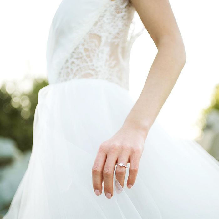 The Best Simple Wedding Jewelry for the Anti-Flashy Bride | Who What Wear