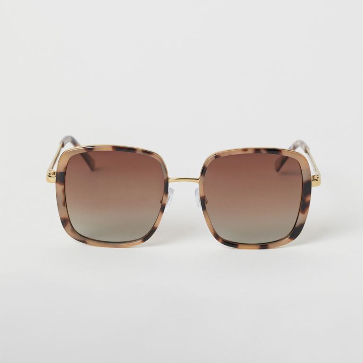 The Best Way to Clean Sunglasses (Without Causing Damage) | Who What Wear