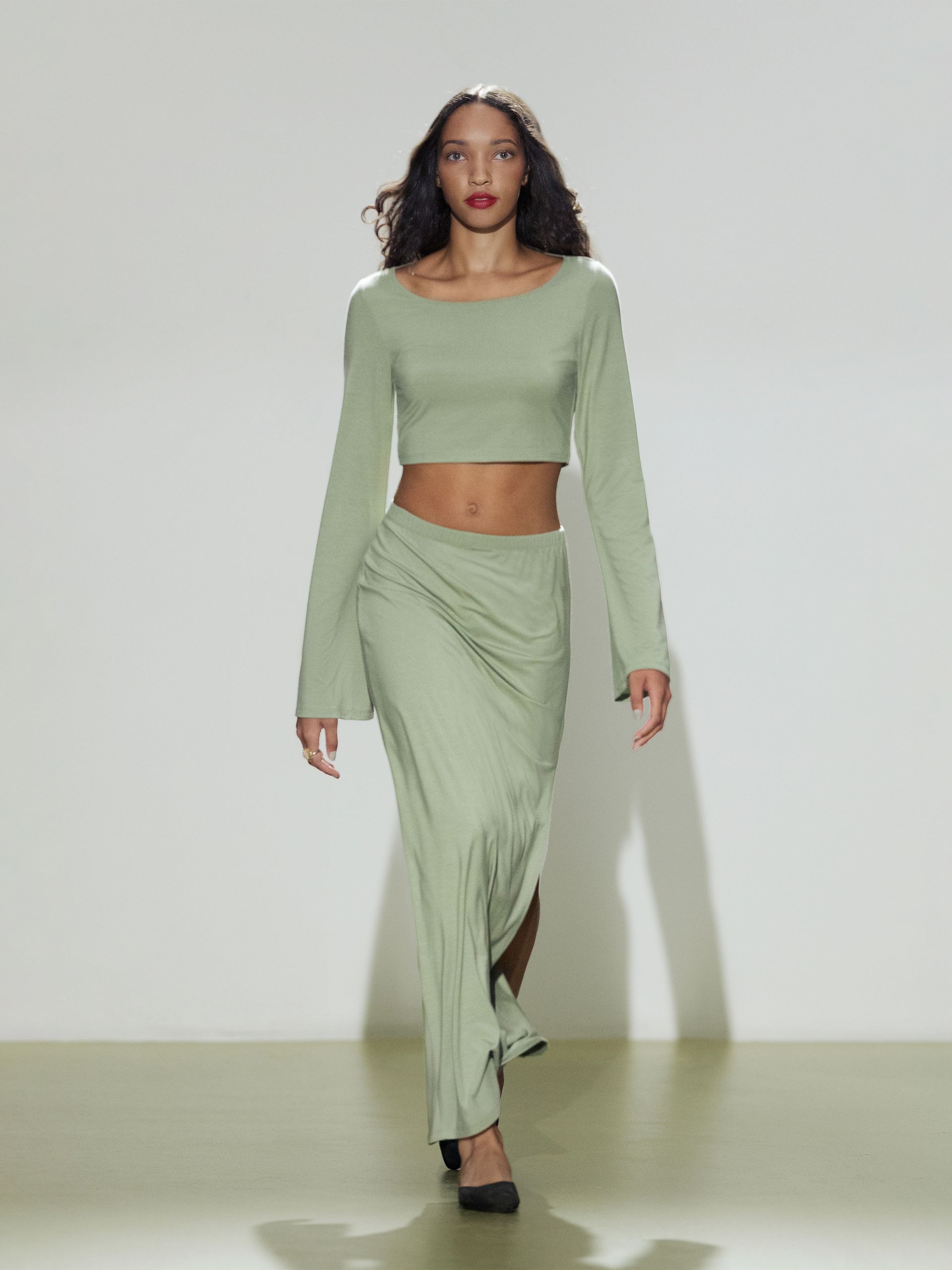 The 9 Best Minimalist Fashion Brands, Chosen by an Editor | Who What Wear