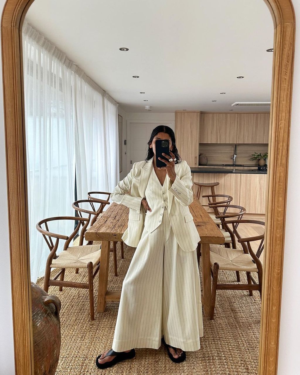 What to Wear in April: 9 Outfits to Wear for the Month Ahead | Who What ...