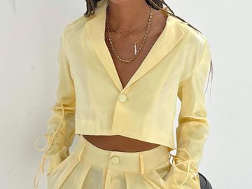 8 Yellow Outfit Ideas That Are So Chic | Who What Wear