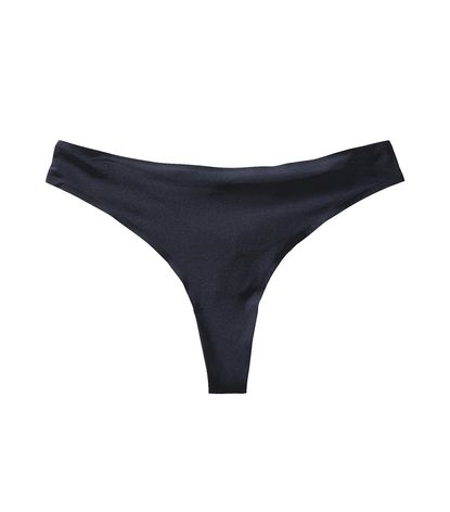 Here's Exactly What to Wear Under Yoga Pants | Who What Wear