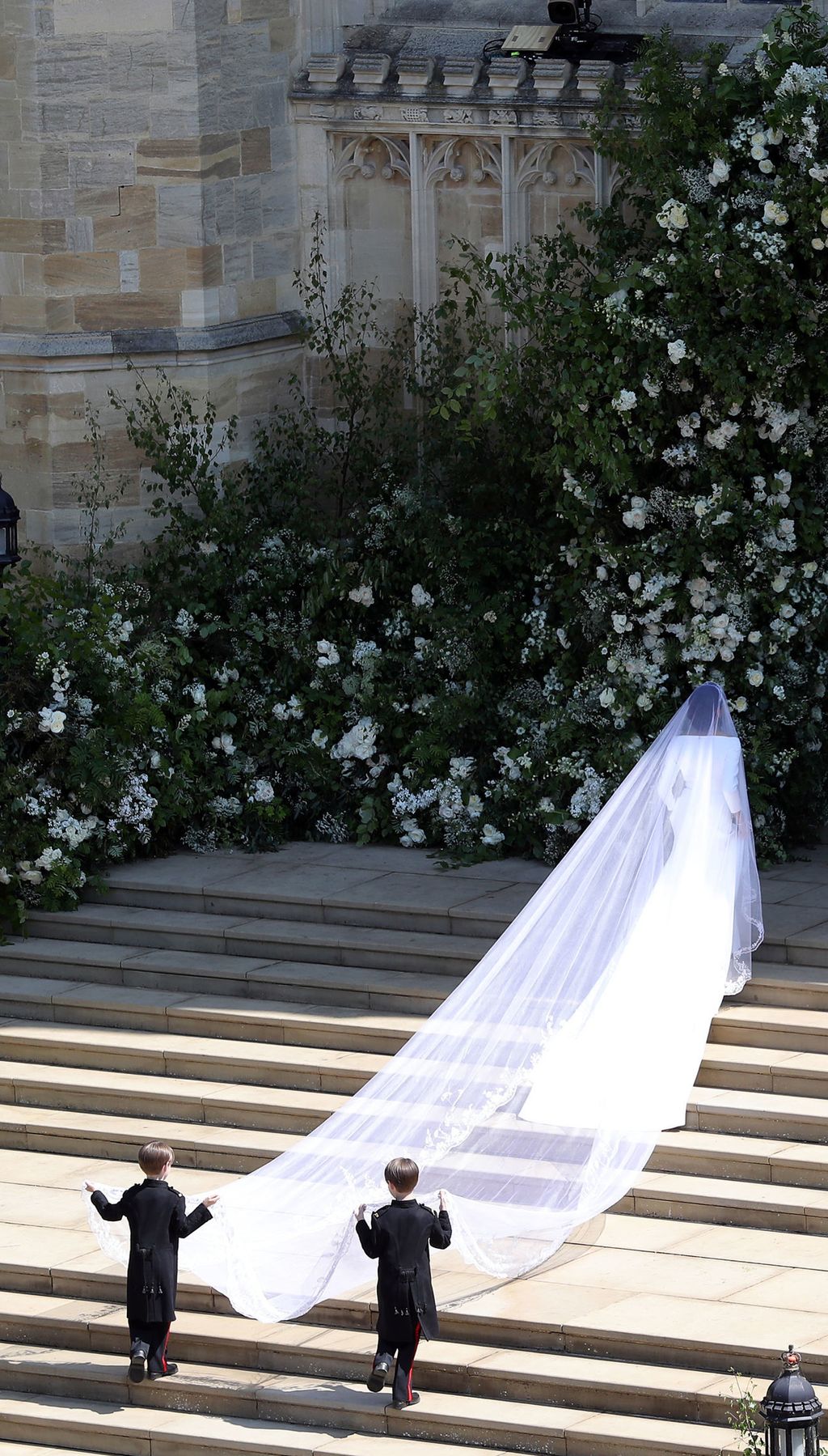 All the Details of Meghan Markle's Givenchy Wedding Dress | Who What Wear