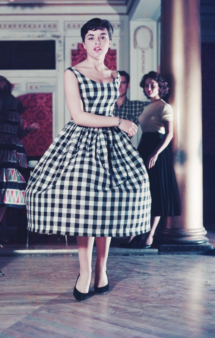 '50s Fashion: The 13 Most Iconic Looks of the '50s | Who What Wear