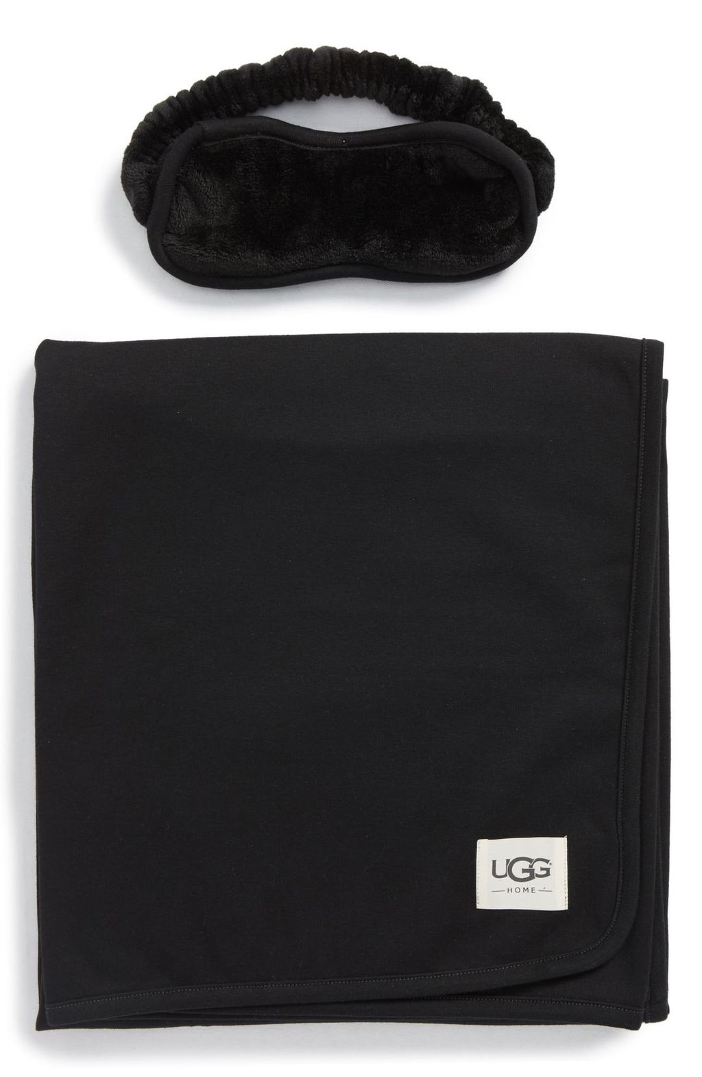 This $12 Travel Accessory Is Blowing Up on Amazon | Who What Wear