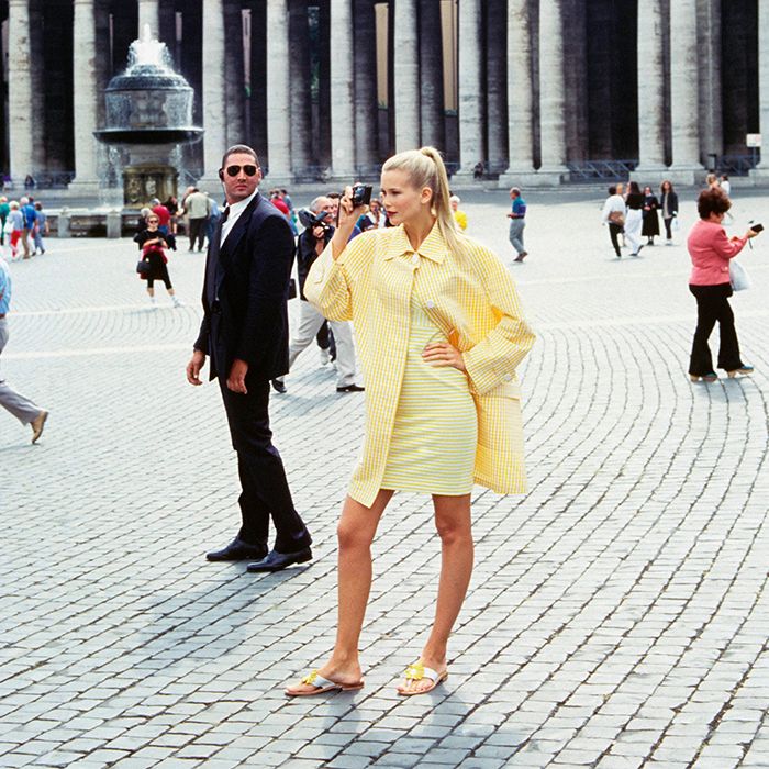How to Get '90s Italian Summer Style in 5 Outfits | Who What Wear