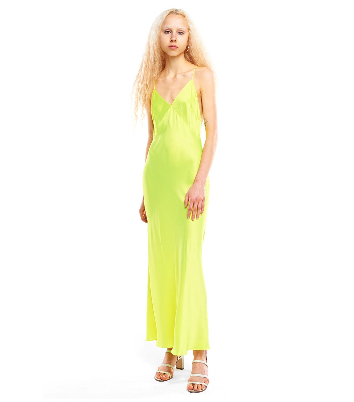 The Lime Green Outfits Trendsetters Are Testing | Who What Wear