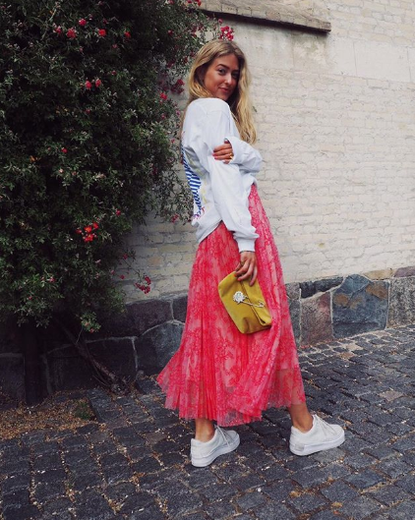 10 Dog-Walking Outfits That Are Also Stylish | Who What Wear