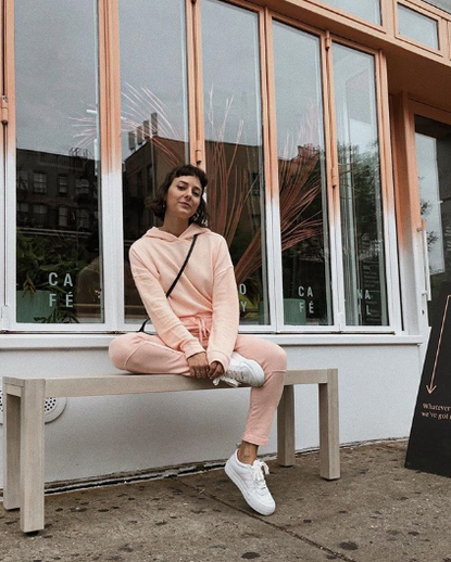 10 Dog-Walking Outfits That Are Also Stylish | Who What Wear