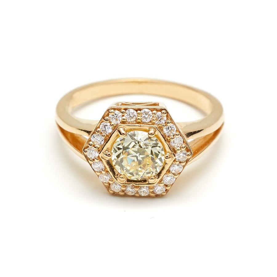 25 Hexagon Engagement Rings That Will Be Everywhere | Who What Wear