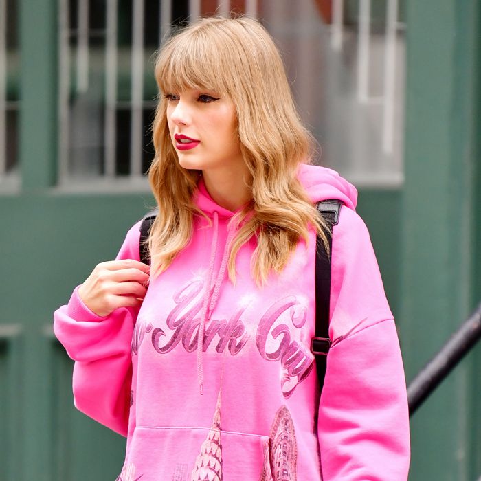 All the New York Trends Taylor Swift Is Wearing | Who What Wear