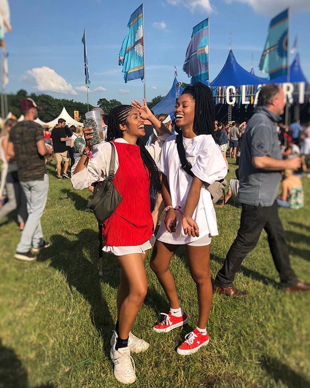 15 Bold Red Sneaker Outfits | Who What Wear