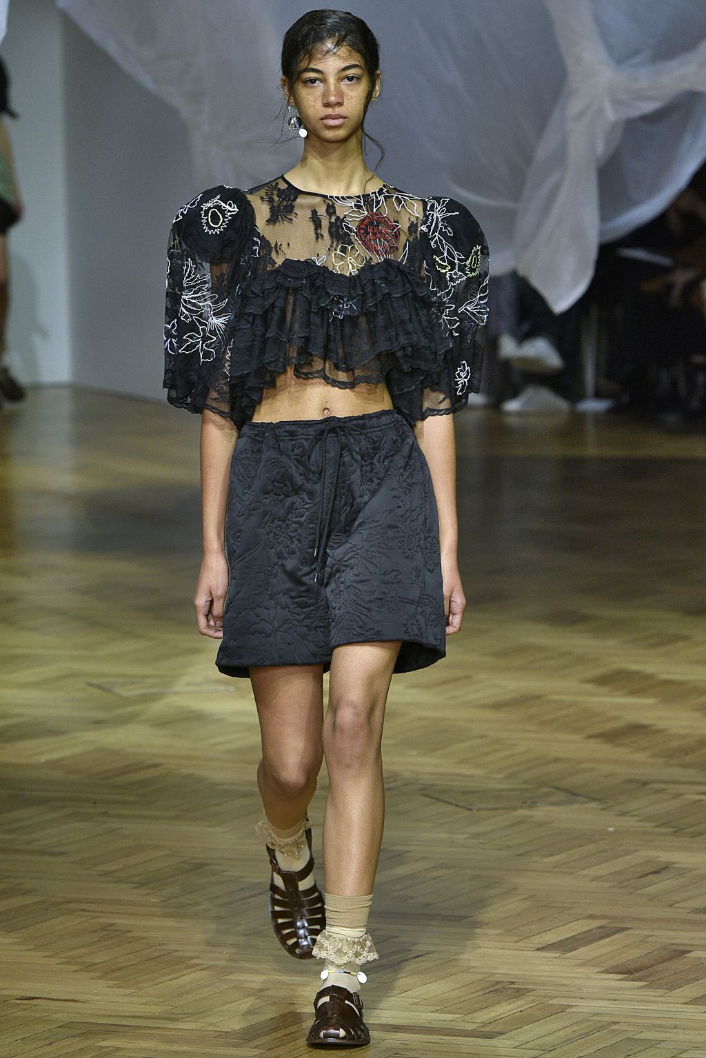 The Best Spring 2019 Runway Looks From London Fashion Week | Who What Wear