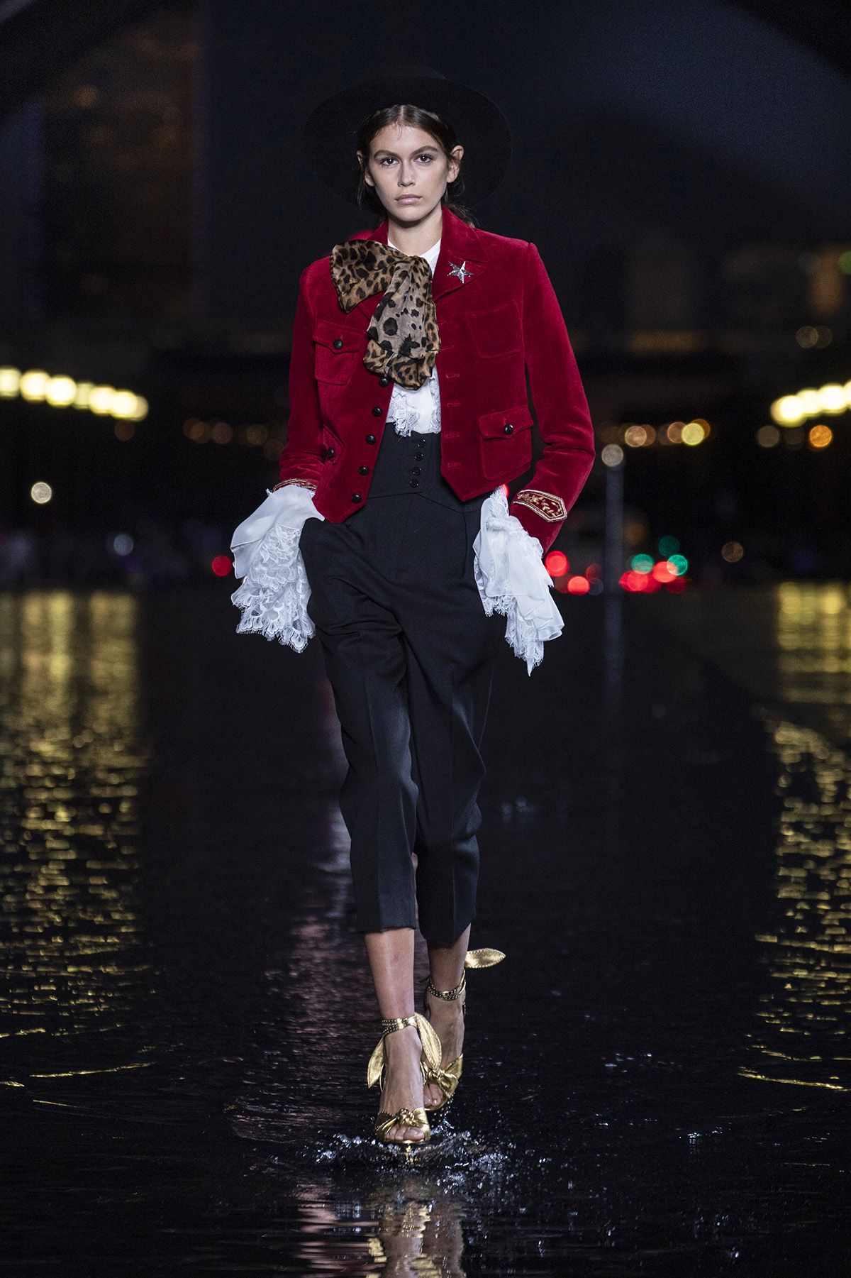 The Best Spring 2019 Runway Moments From Paris Fashion Week | Who What Wear