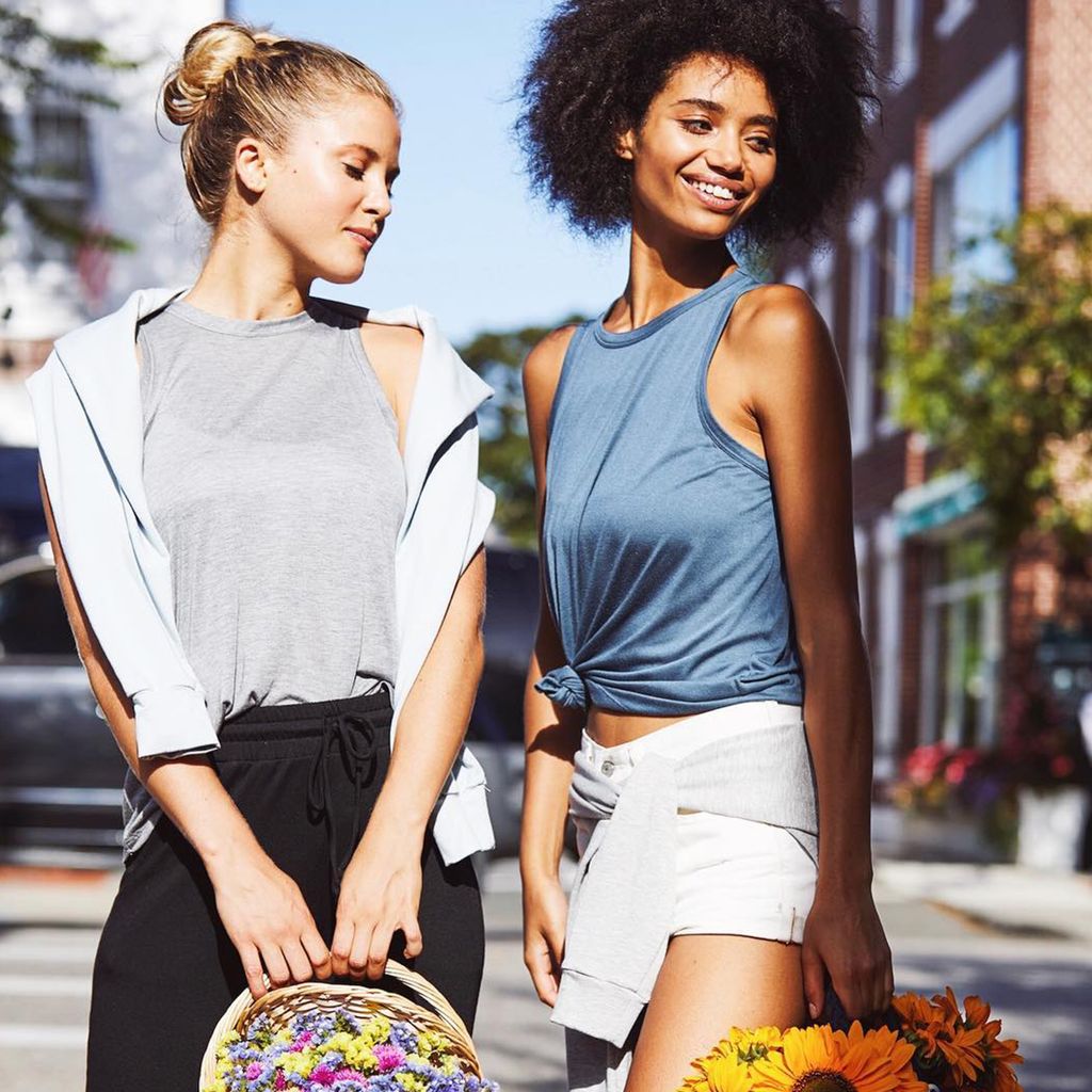 FYI: These 7 Supplements Work as Natural Mood Enhancers | Who What Wear