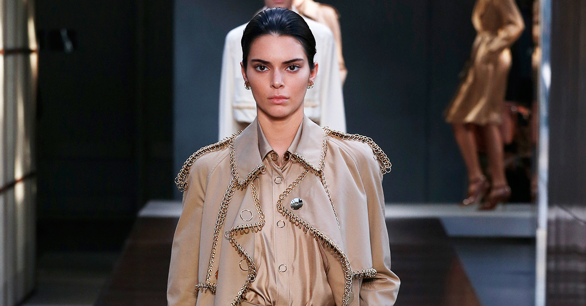 See the Burberry Spring 2019 Runway Show at LFW | Who What Wear