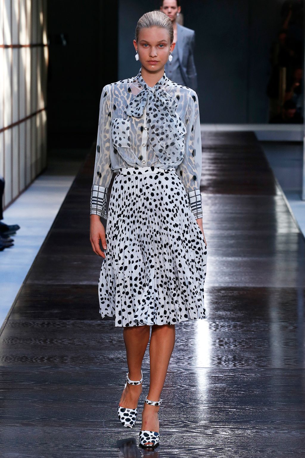 See the Burberry Spring 2019 Runway Show at LFW | Who What Wear