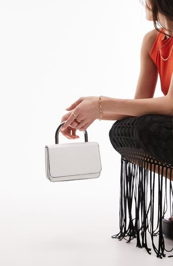 The Coolest Structured Classic Handbags Right Now | Who What Wear