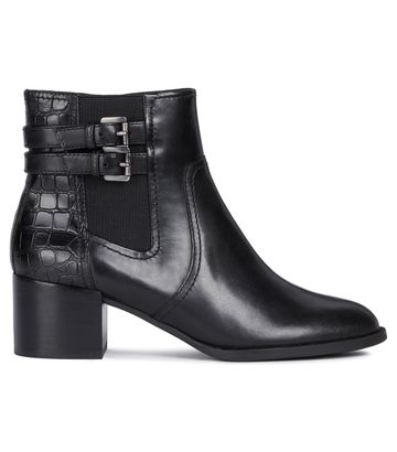The Worst Shoes to Wear to the Office | Who What Wear