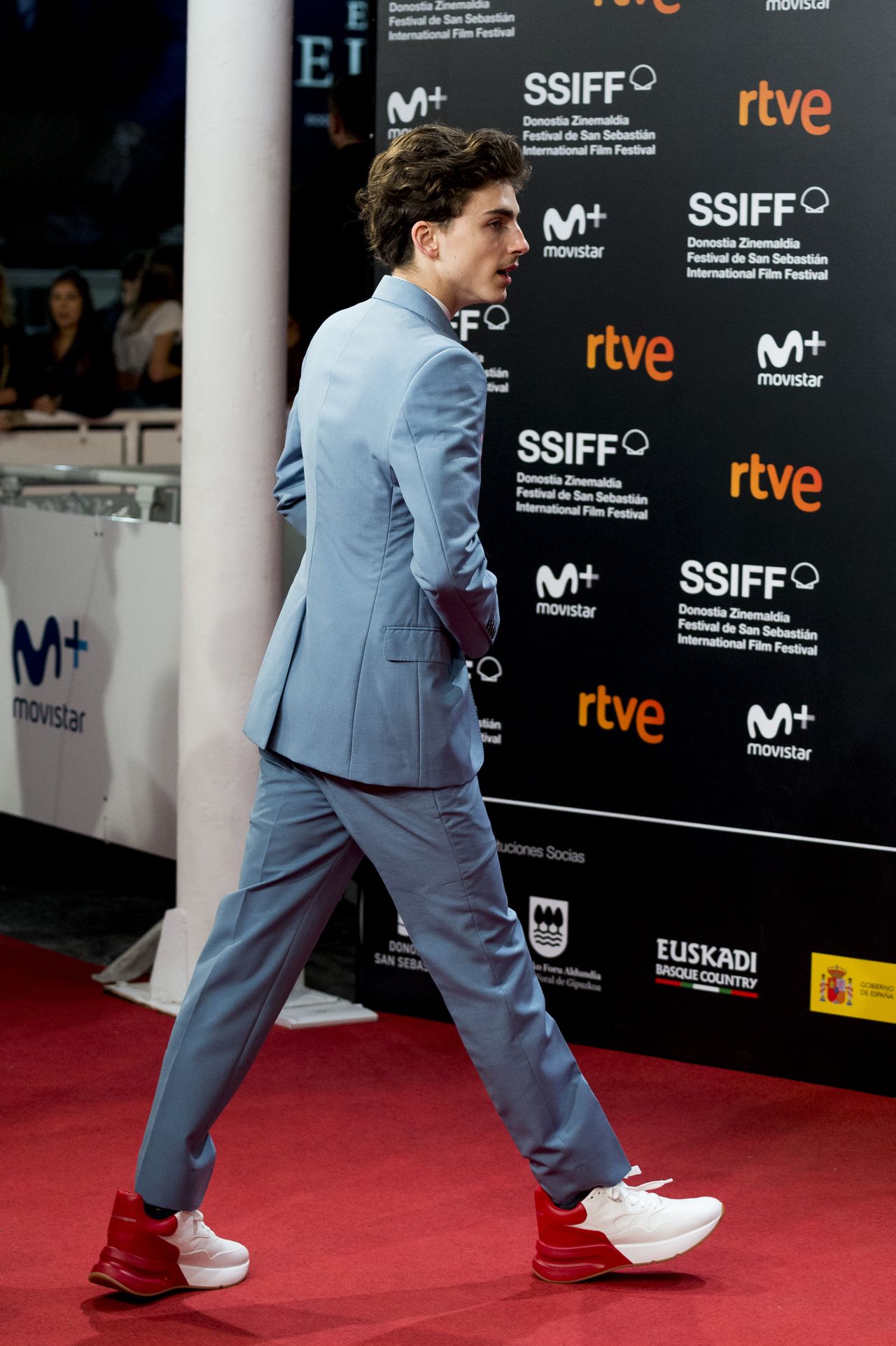 Timothée Chalamet Wears Sneakers on the Red Carpet | Who What Wear