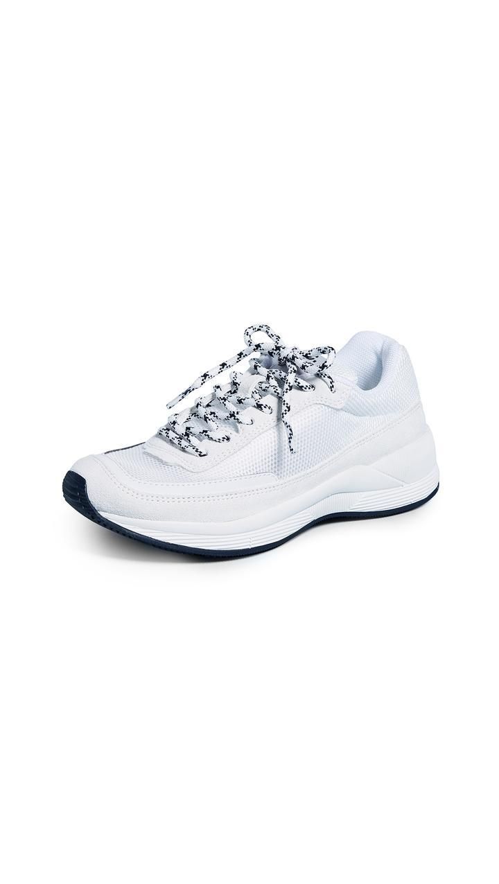 The Cutest Outfits With Running Shoes to Wear This Fall | Who What Wear