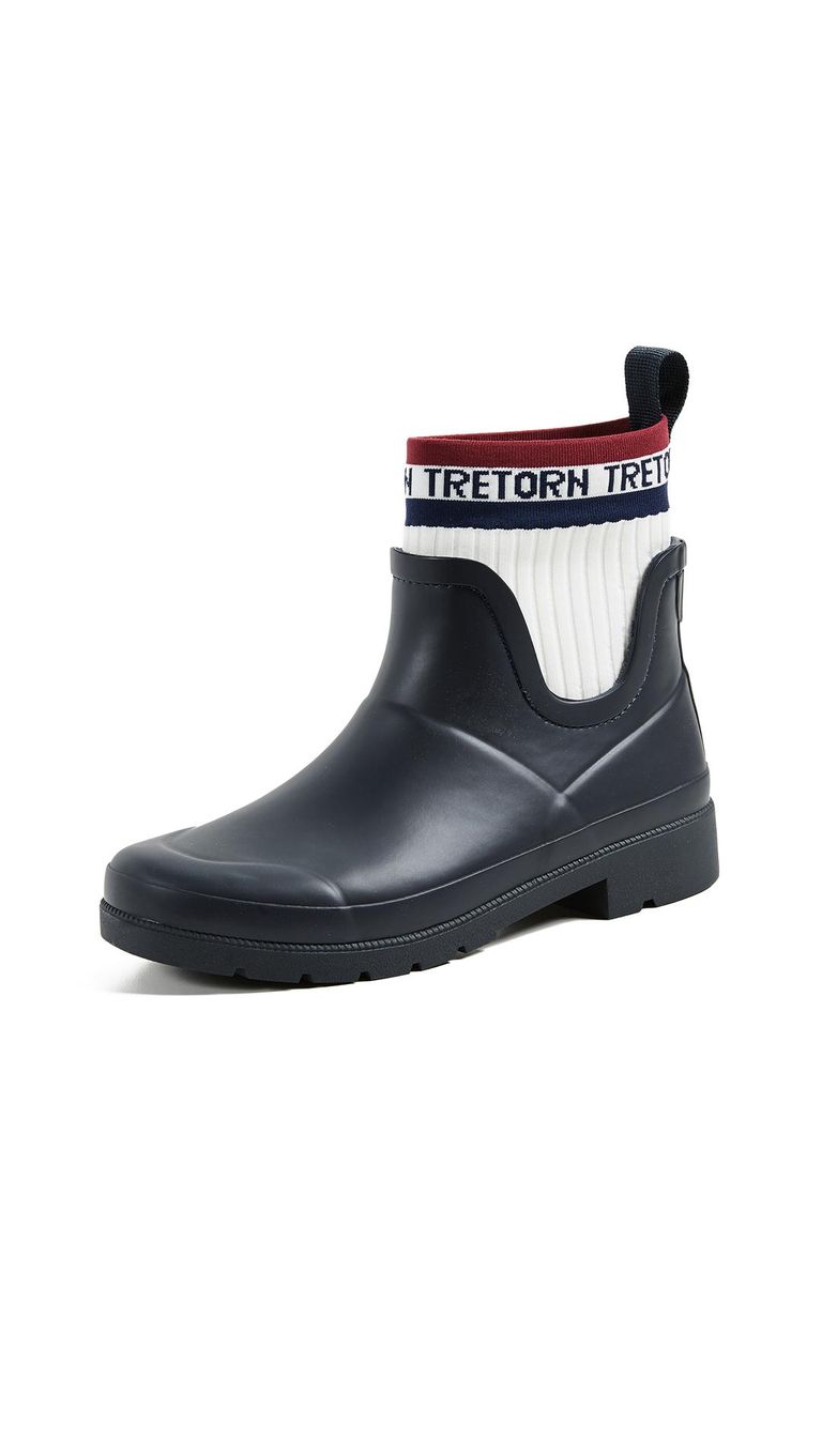 The Cutest Rain Boots Outfits to Wear This Fall | Who What Wear