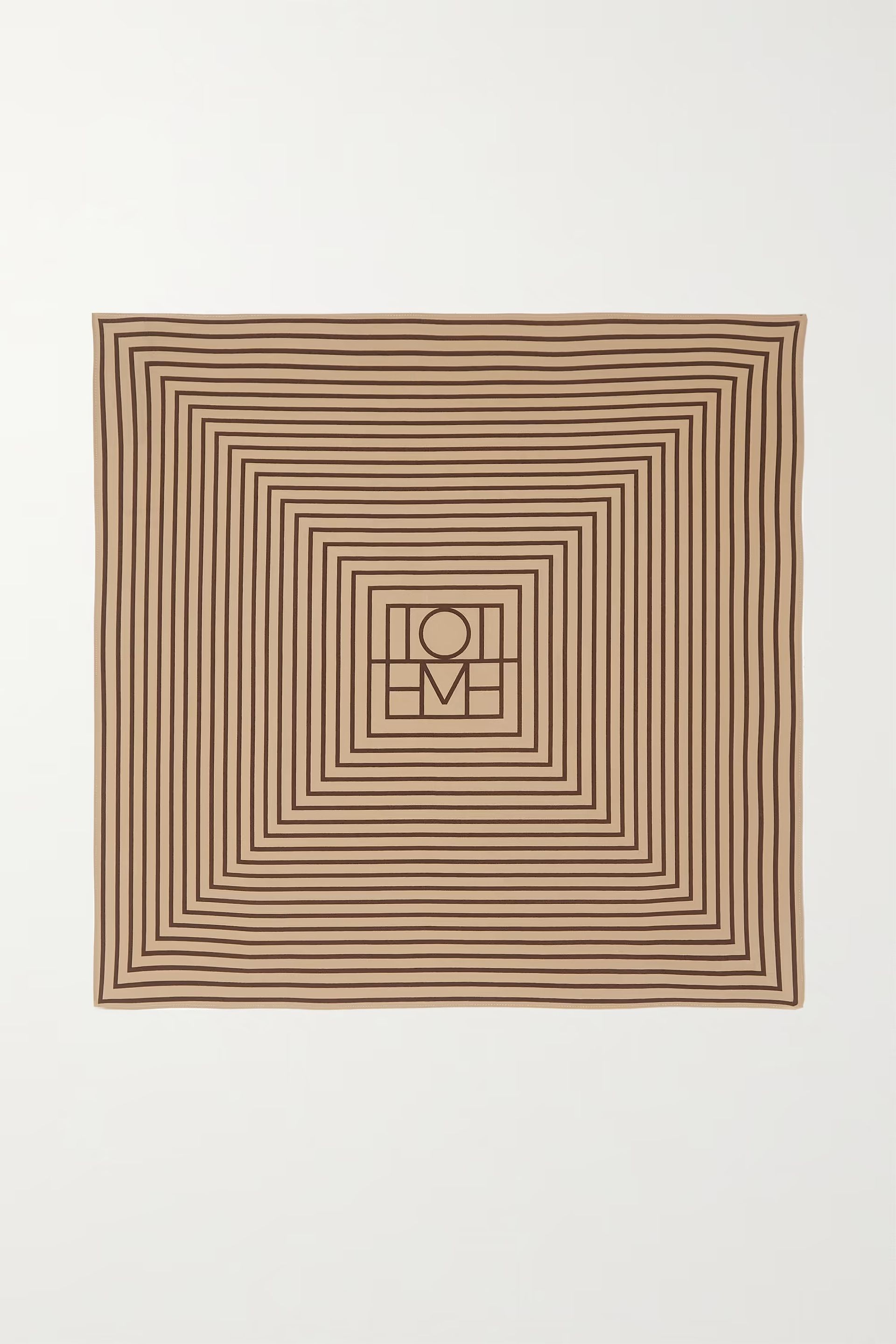 8 Accessories French People Like to Wear | Who What Wear