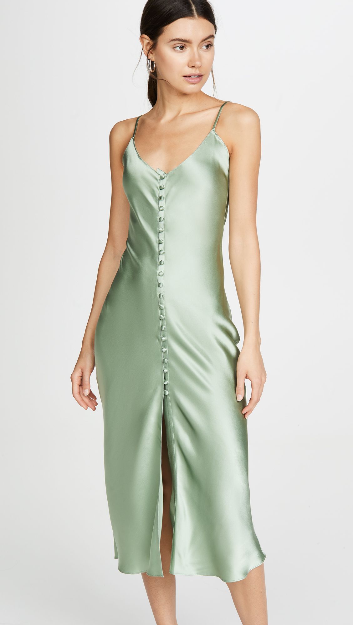 How to Pack a Dress So It Doesn't Wrinkle | Who What Wear