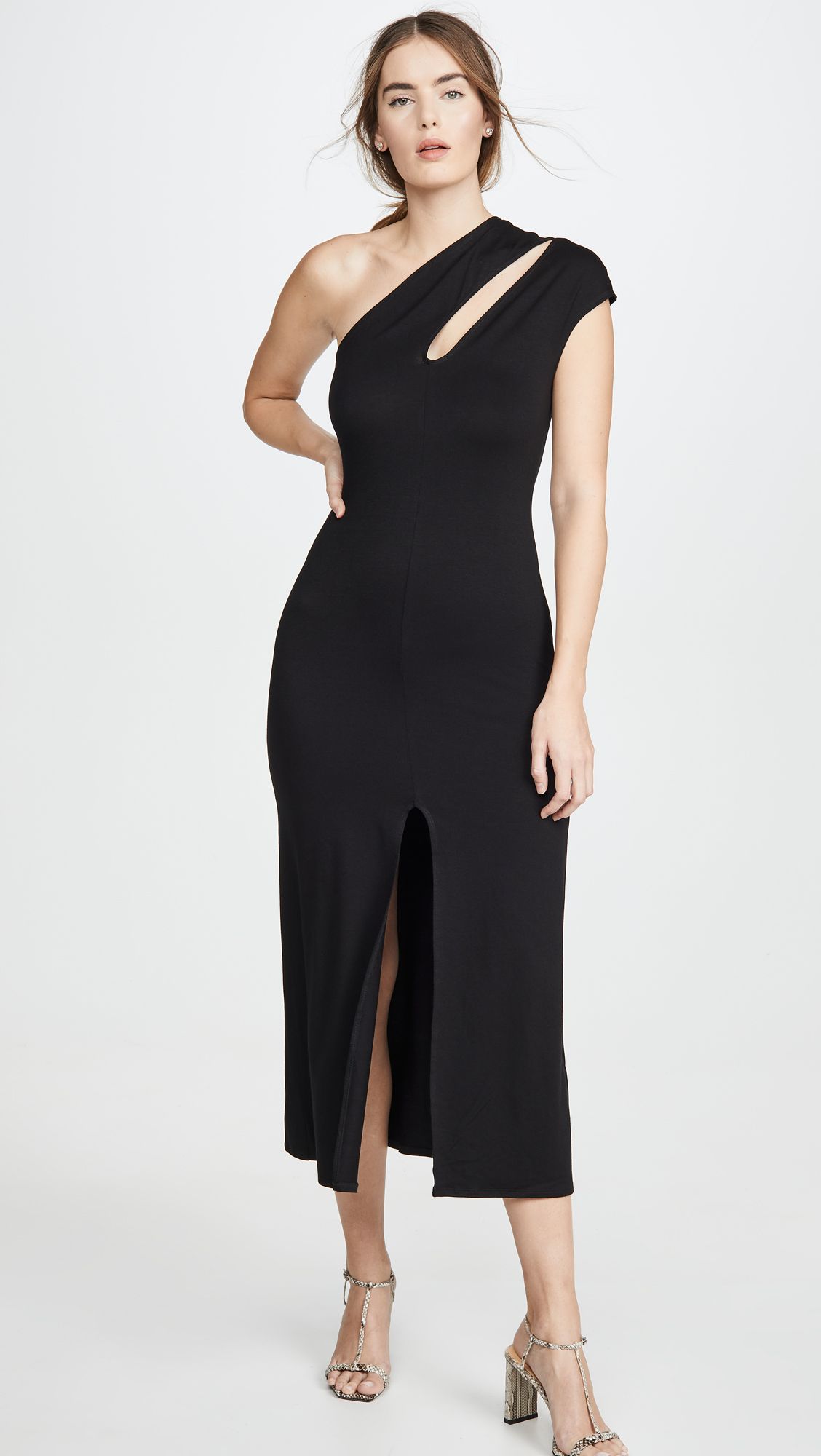 How to Pack a Dress So It Doesn't Wrinkle | Who What Wear