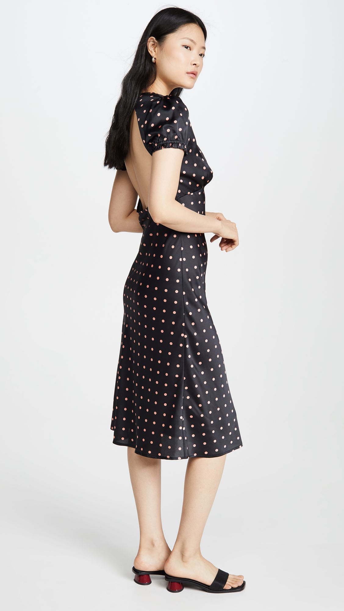 How to Pack a Dress So It Doesn't Wrinkle | Who What Wear